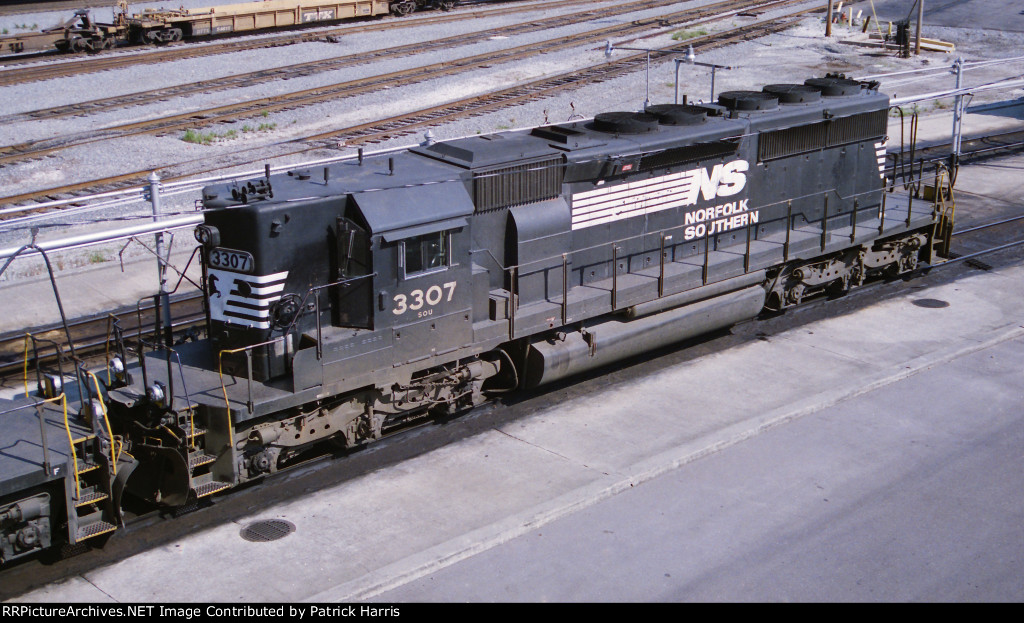 NS 3307 X-SOU SD40-2 on the service track in the NS Oliver Yard below the Galvez Street in New ...